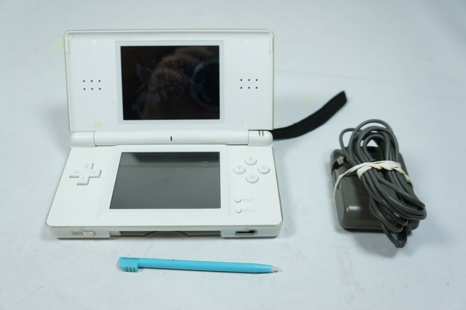 Nintendo Ds Lite Polar White With Charger Icommerce On Web